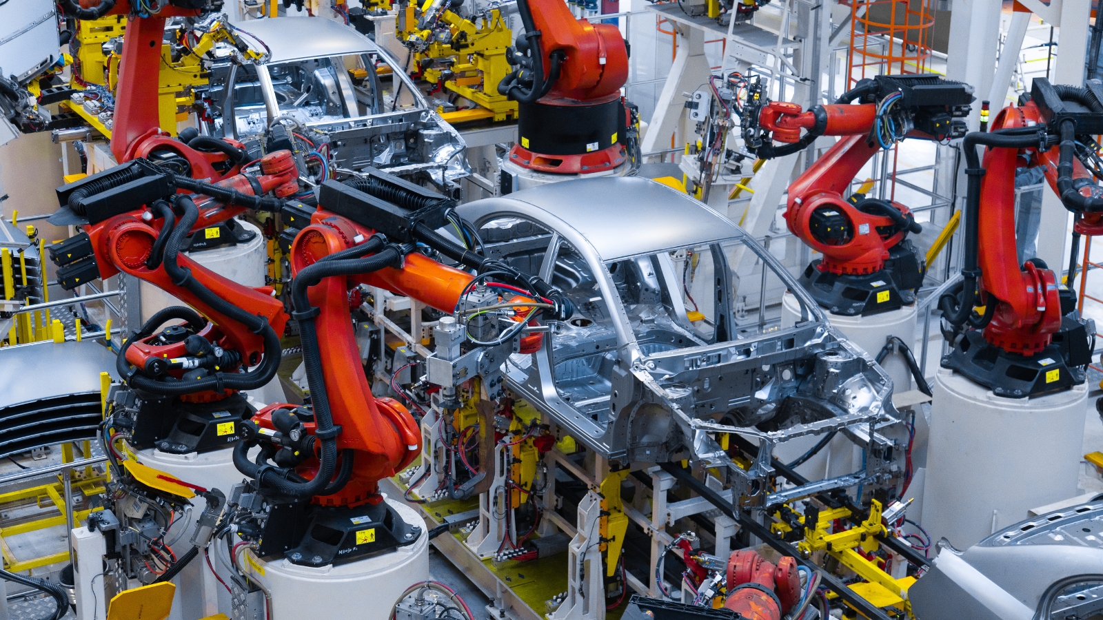 Manufacturing Assembly Line Explained: Types and Benefits - Cerexio