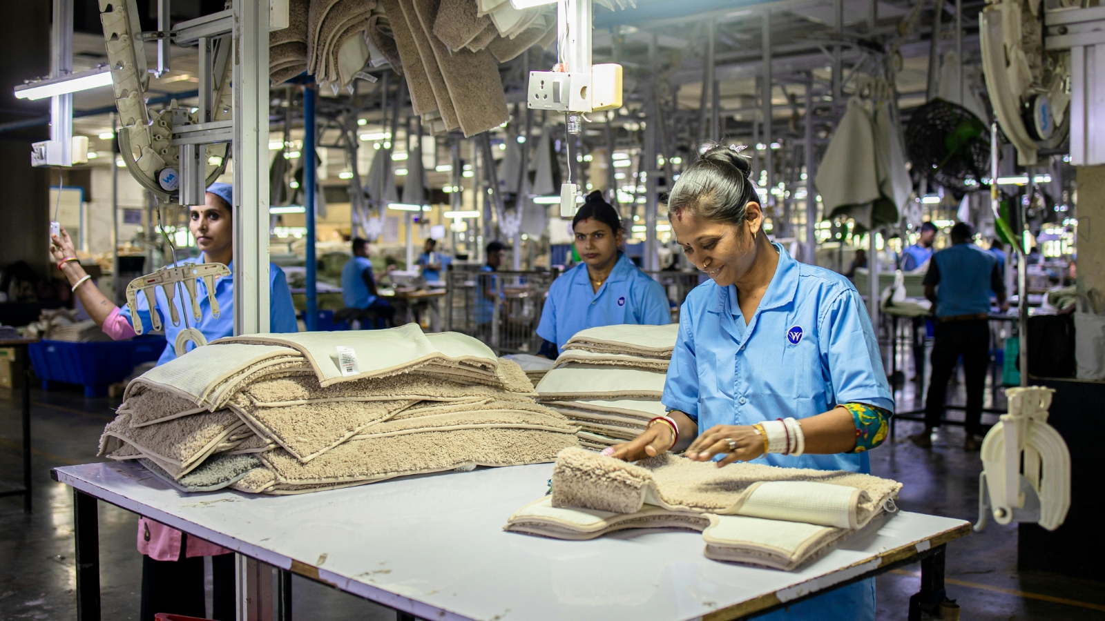 Manufacturing Assembly Line Explained: Types and Benefits - Cerexio