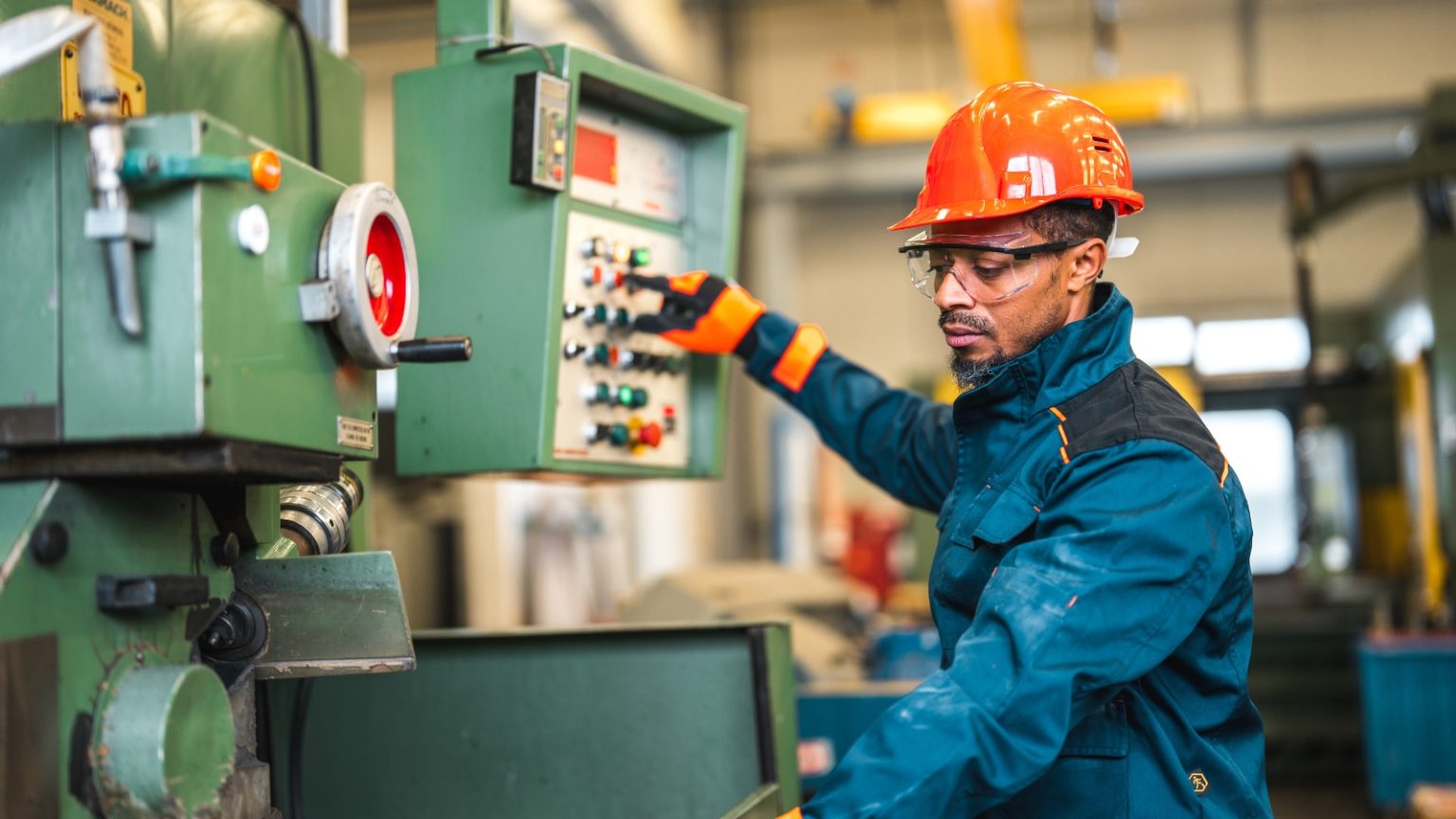 How to Reduce Machine Downtime Costs — The Complete Guide - Cerexio